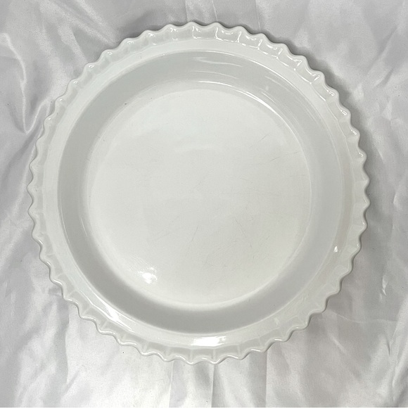Chantal | Kitchen | Chantal 9 Pie Dish Plate Bakeware Nwt White Ceramic ...